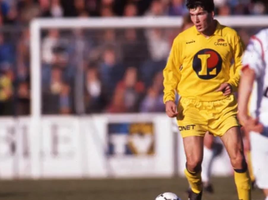 Real Madrid : Le premier but en pro de Zinedine Zidane (vidéo ...