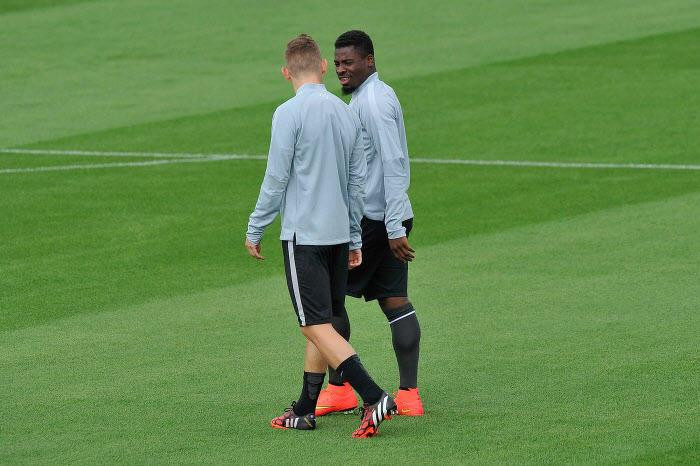 Mercato - PSG : Daniel Riolo pointe du doigt le recrutement de Digne et ... Mercato - PSG : Daniel Riolo pointe du doigt le recrutement de Digne et ...
