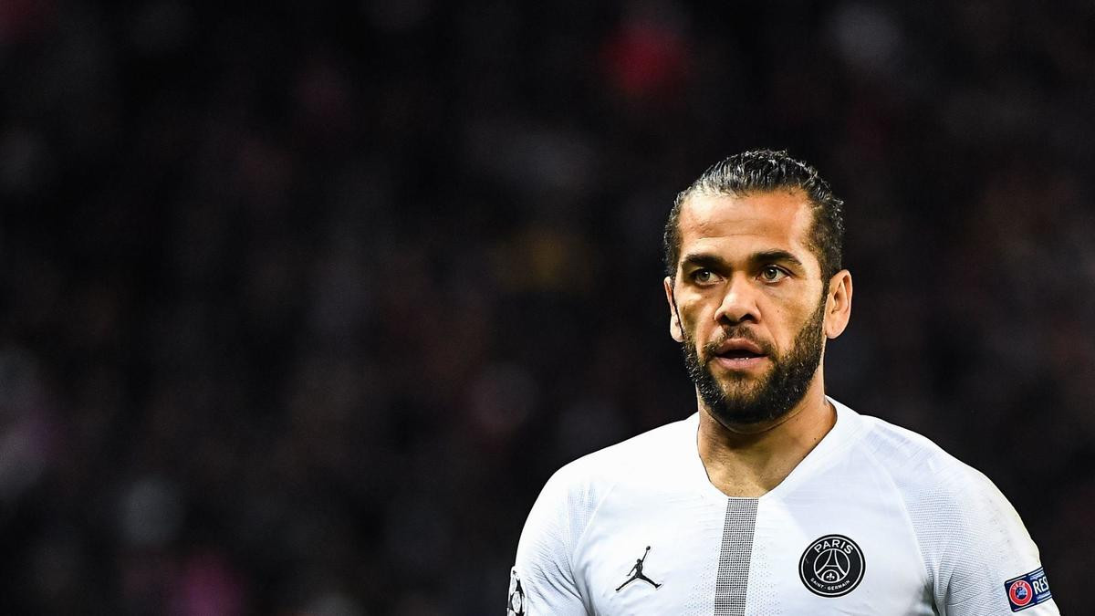 Mercato - PSG : Daniel Alves affiche un objectif pour son avenir ...