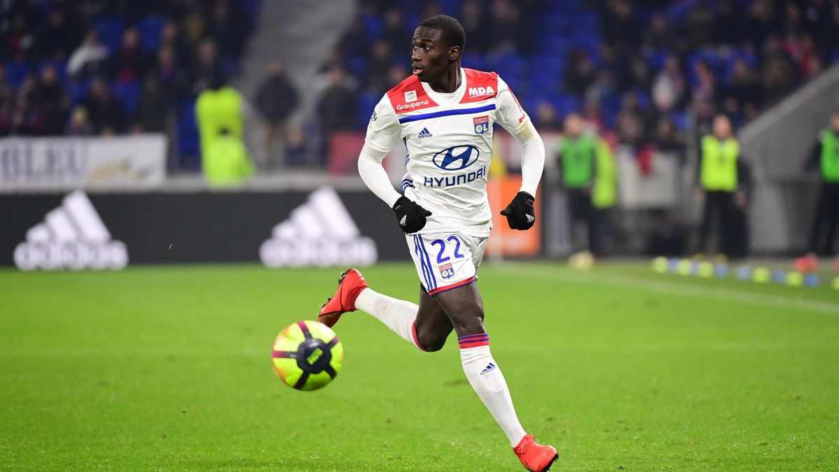 Mercato - PSG : Le Barça prêt à passer son tour pour Ferland Mendy ...