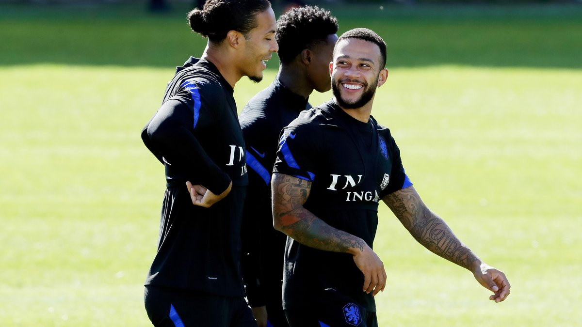 OL : Memphis Depay rend hommage à Virgil Van Dijk après sa blessure ...
