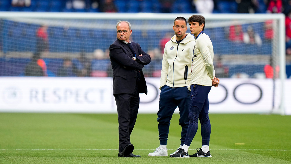 Mercato - PSG : Cet attaquant veut signer, Paris joue la montre ! - Le10sport.com