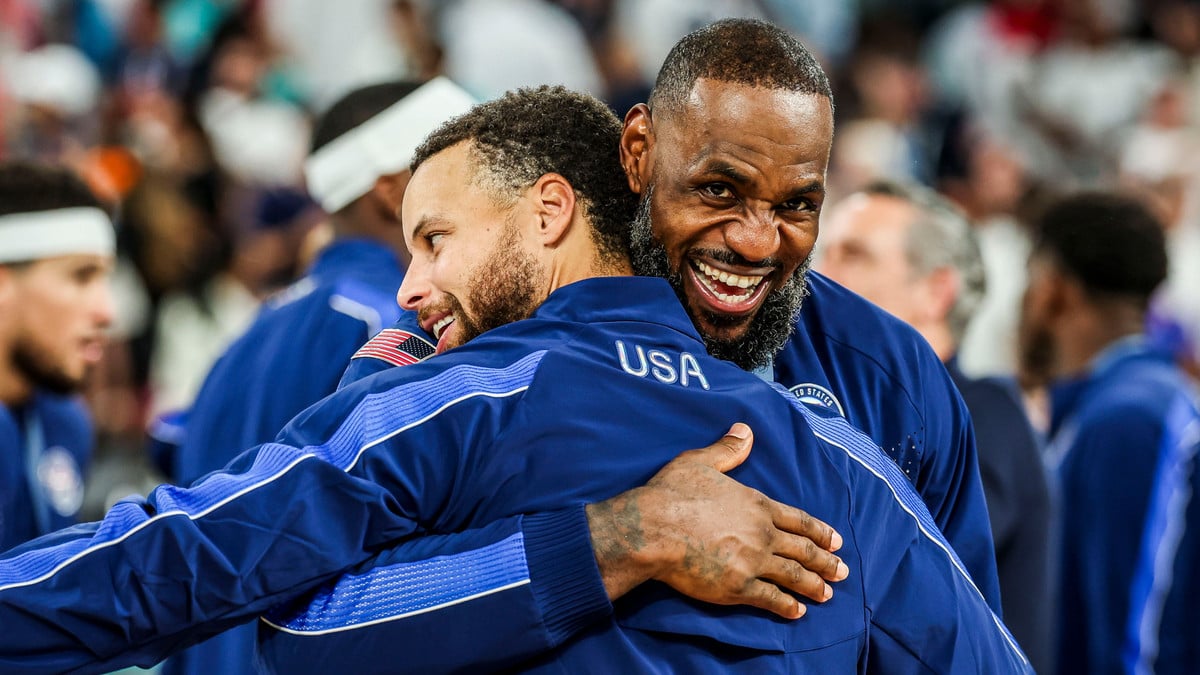 NBA - LeBron James avec Stephen Curry aux Golden State Warriors : L ...
