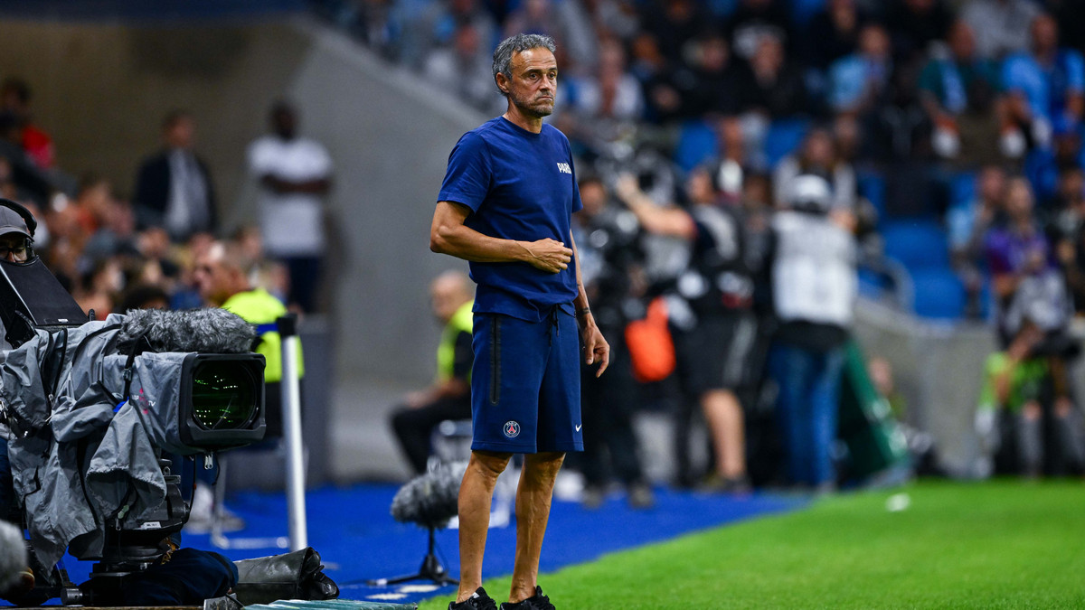 Mercato : Le PSG pose sa condition pour le transfert d’un attaquant ! - Le10sport.com