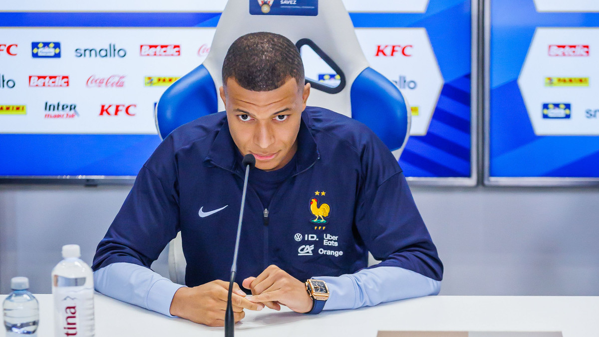 «T’es sûr ?» : Un journaliste fait craquer Kylian Mbappé - Le10sport.com