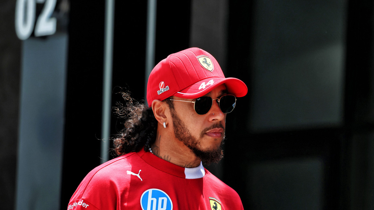 F1 : Un phénomène débarque, le très beau geste de Lewis Hamilton ...