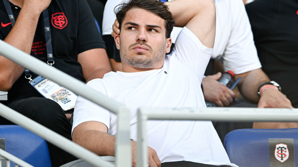 Antoine Dupont, son infidélité à Iris Mittenaere ? - Le10sport.com