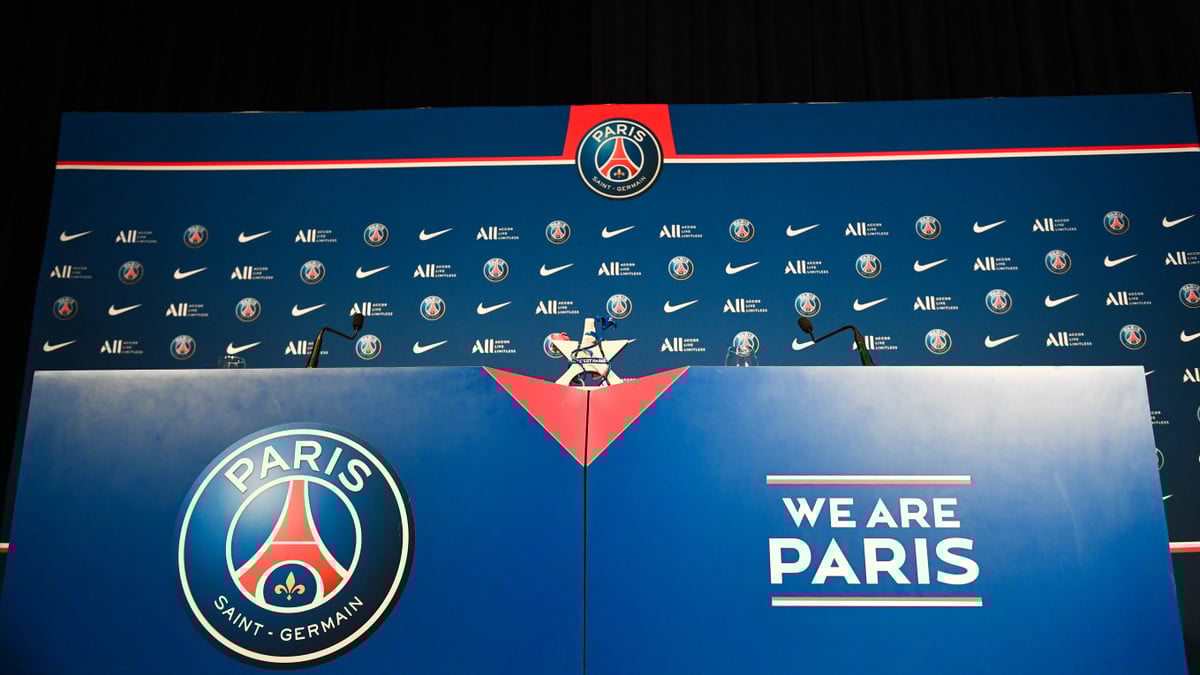 «Il te tend les bras», le PSG rate une magnifique opportunité ? - Le10sport.com