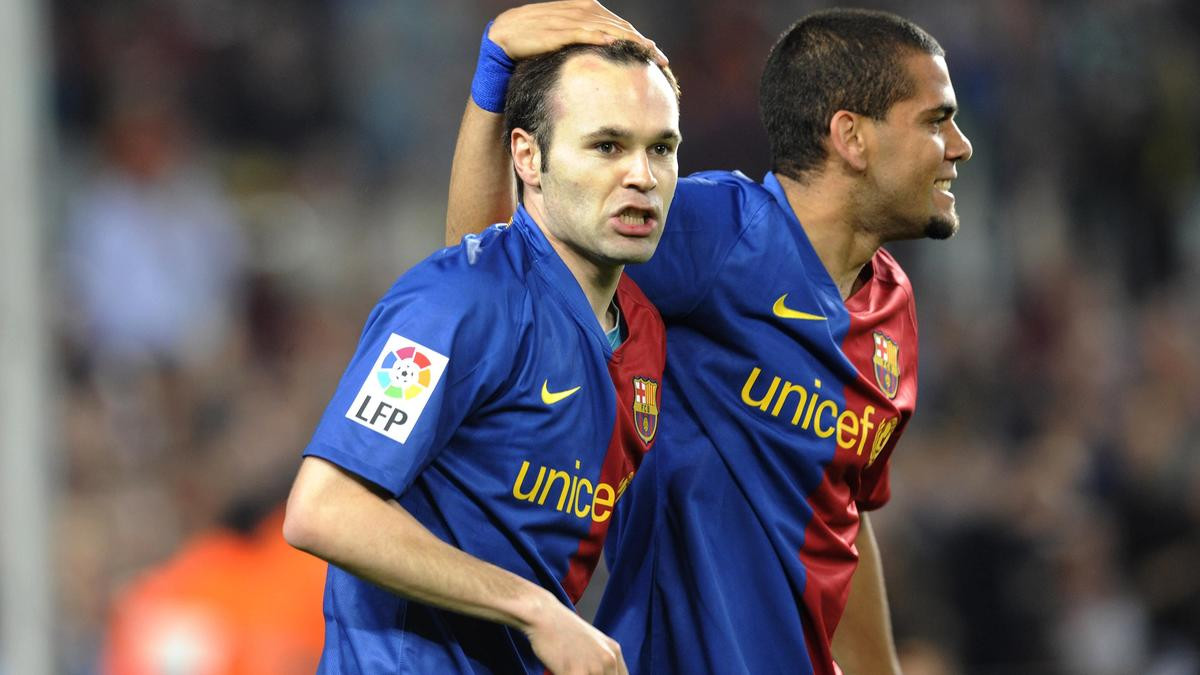 EXCLU - Mercato : Le PSG rêve d’Iniesta et Daniel Alves - Le10sport.com