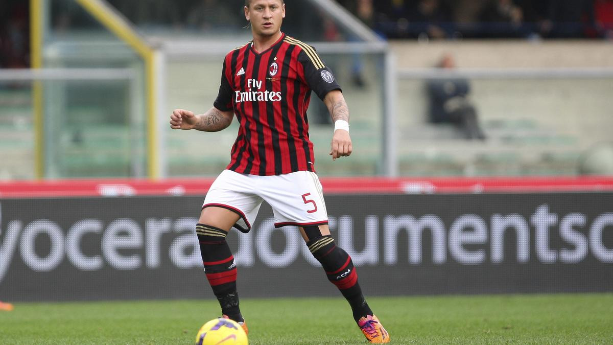 Mercato - Milan AC : Mexès fait le point sur son avenir - Le10sport.com