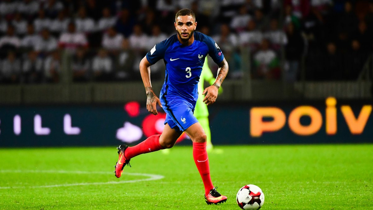 PSG : Pierre Ménès assure la défense de Kurzawa ! - Le10sport.com