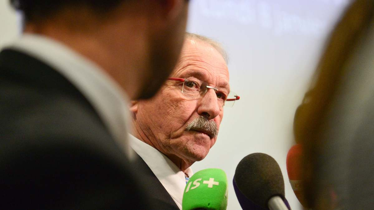 Rugby - XV de France : Brunel prend la défense de Bastareaud ...