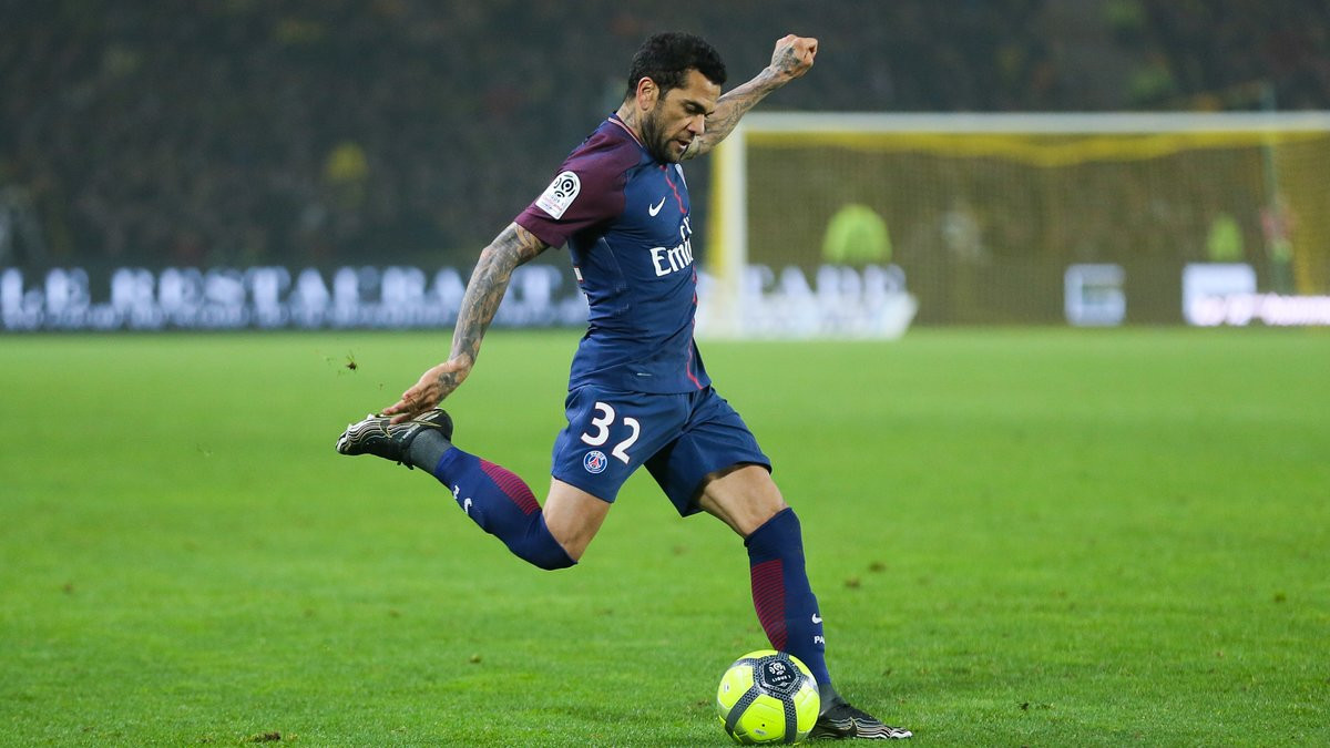 PSG : Dani Alvès affiche ses grandes ambitions pour la Ligue des ... PSG : Dani Alvès affiche ses grandes ambitions pour la Ligue des ...