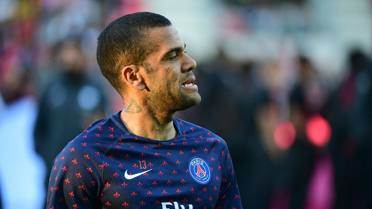 Mercato - PSG : Les raisons du départ de Daniel Alves dévoilées ...