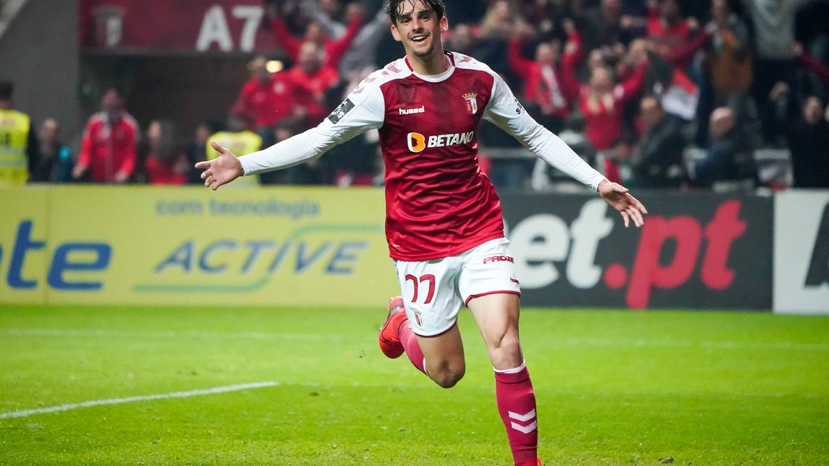 Mercato - Barcelone : Le Barça a tranché pour son premier renfort ...