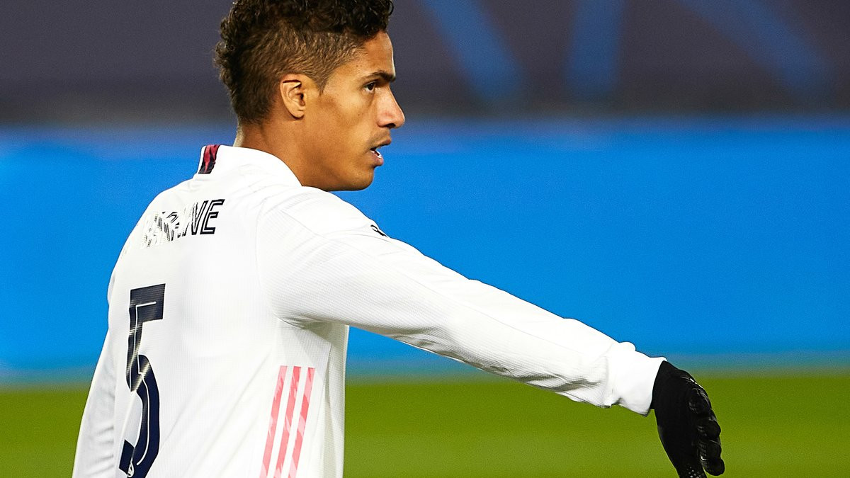 Mercato - PSG : Raphaël Varane prêt à dire oui à Leonardo ? - Le10sport.com