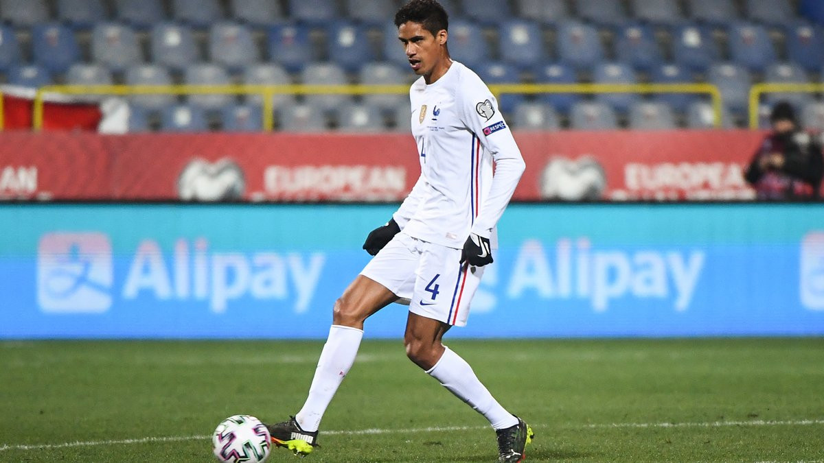 Mercato - PSG : Une nouvelle offre en préparation pour Varane ...