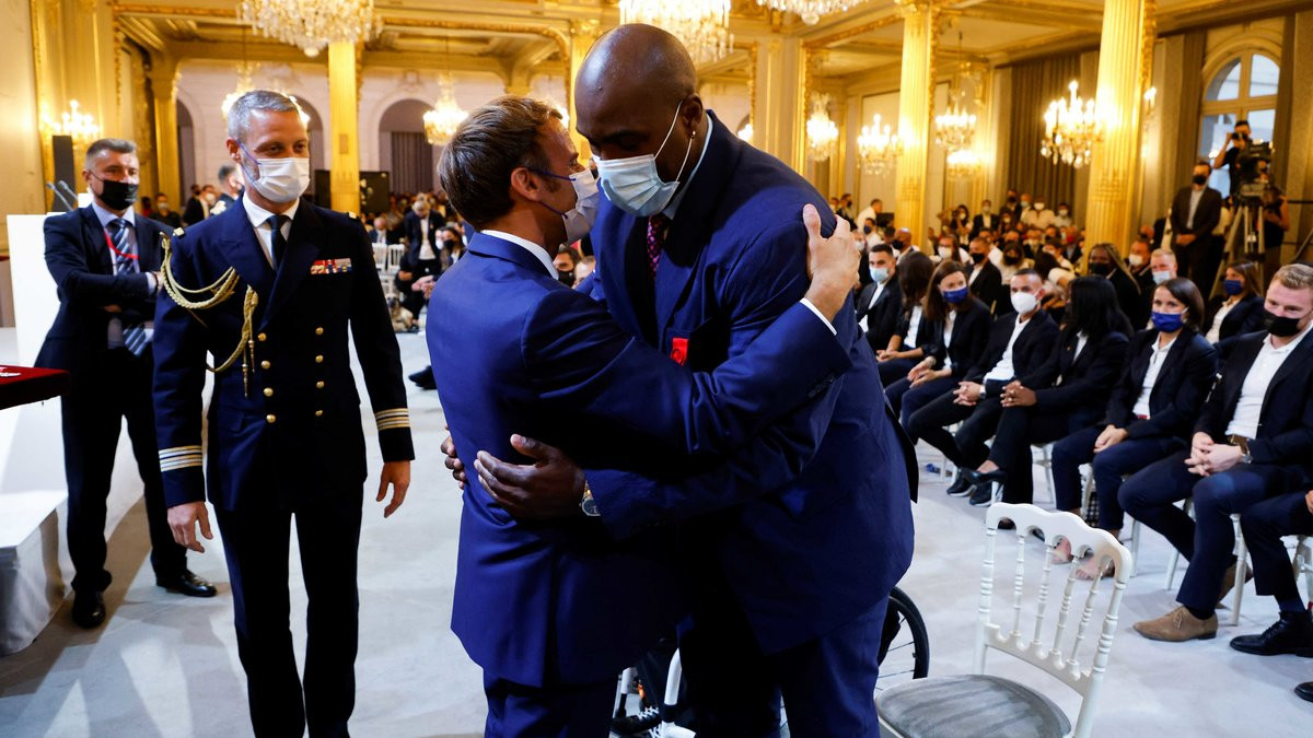 Judo : Teddy Riner s’explique après la polémique avec Emmanuel Macron ...