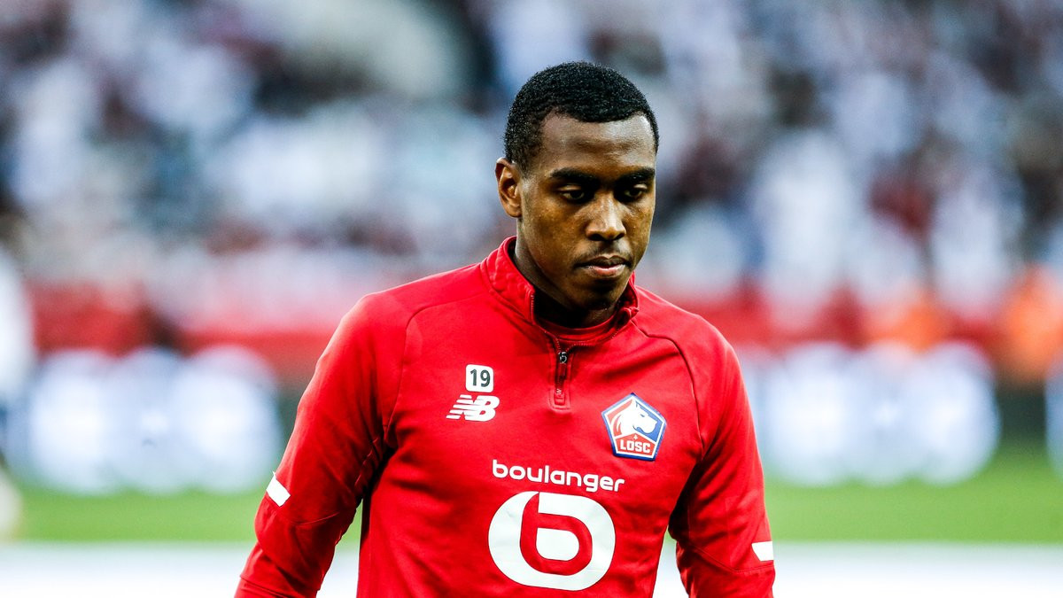 Mercato Un Ancien Crack De Lom Se Fait Détruire En Public