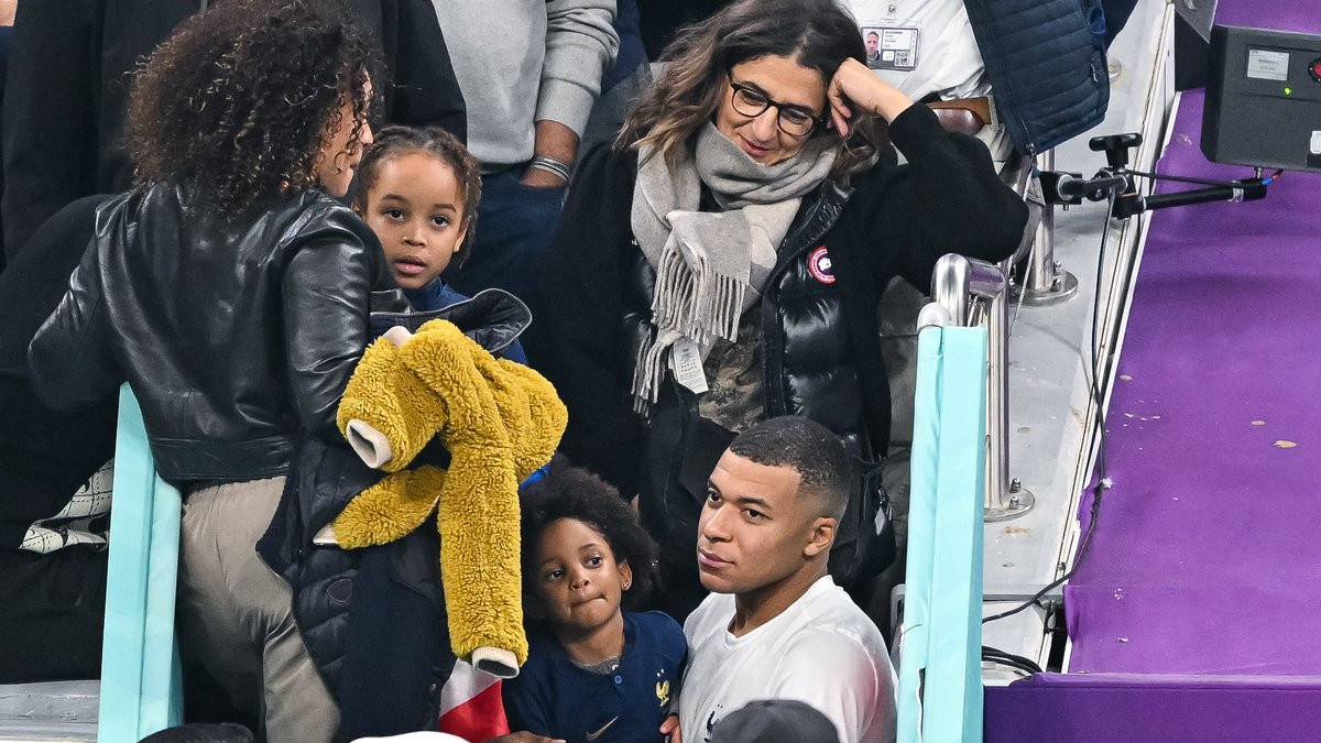 La mère de Mbappé lui fait un cadeau à 630M€ - Le10sport.com
