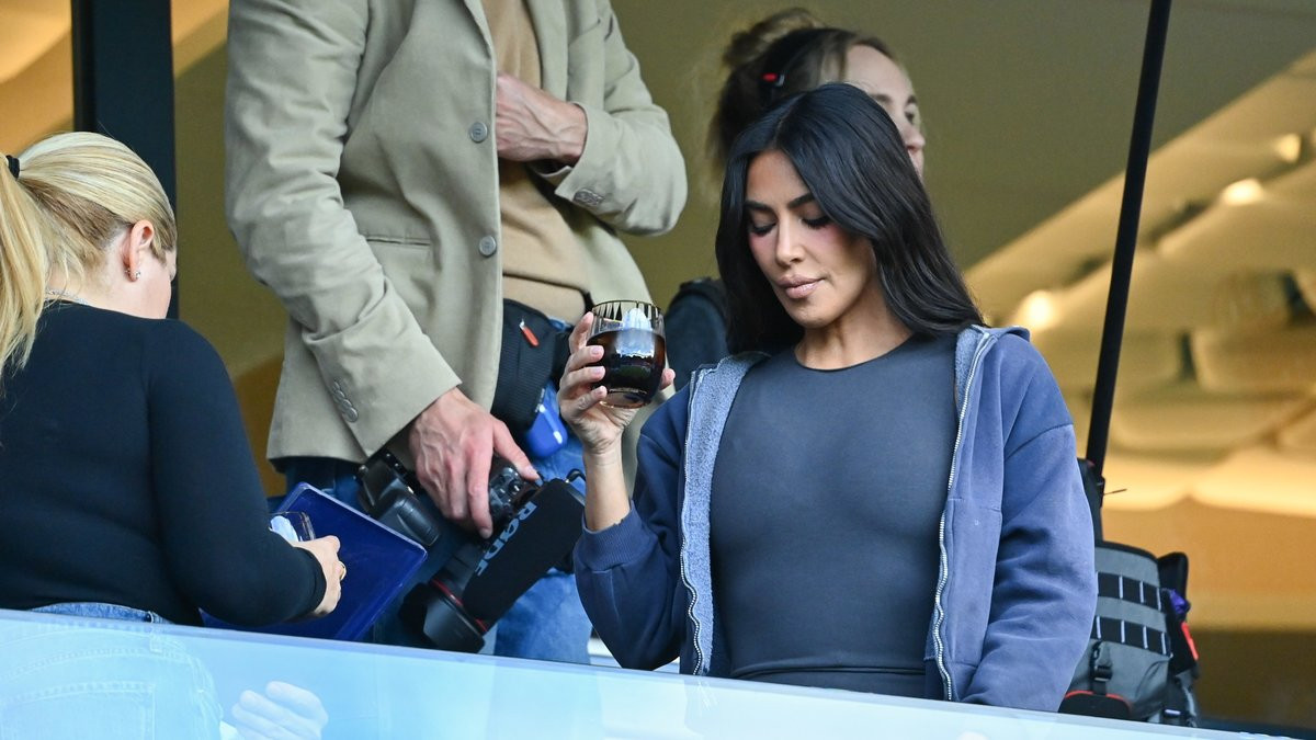 Kim Kardashian au PSG, il craque en direct - Le10sport.com