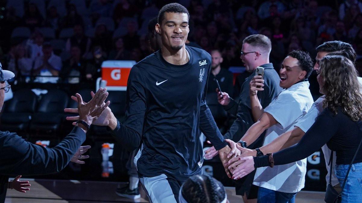 Victor Wembanyama dans l’incertitude : premier pépin physique en NBA ...