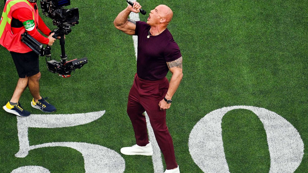 WWE : De retour, The Rock bat déjà CM Punk - Le10sport.com