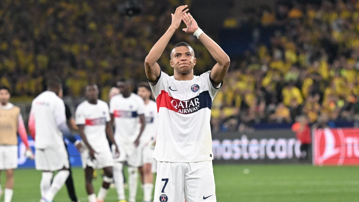 Départ de Mbappé : Une légende du PSG tente un coup surprise ! - Le10sport.com