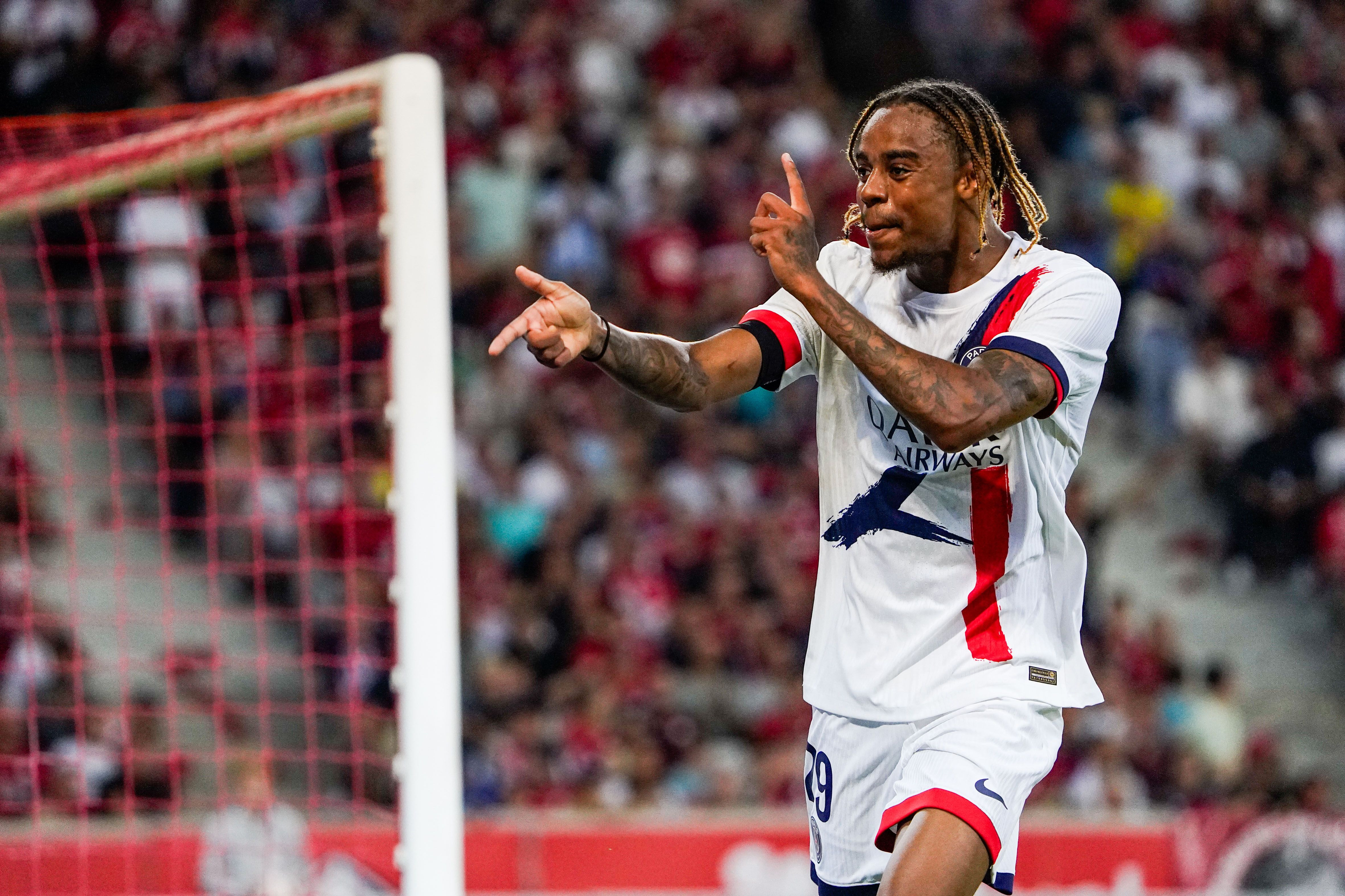 Barcola - PSG : Deschamps est interpellé en direct ! - Le10sport.com